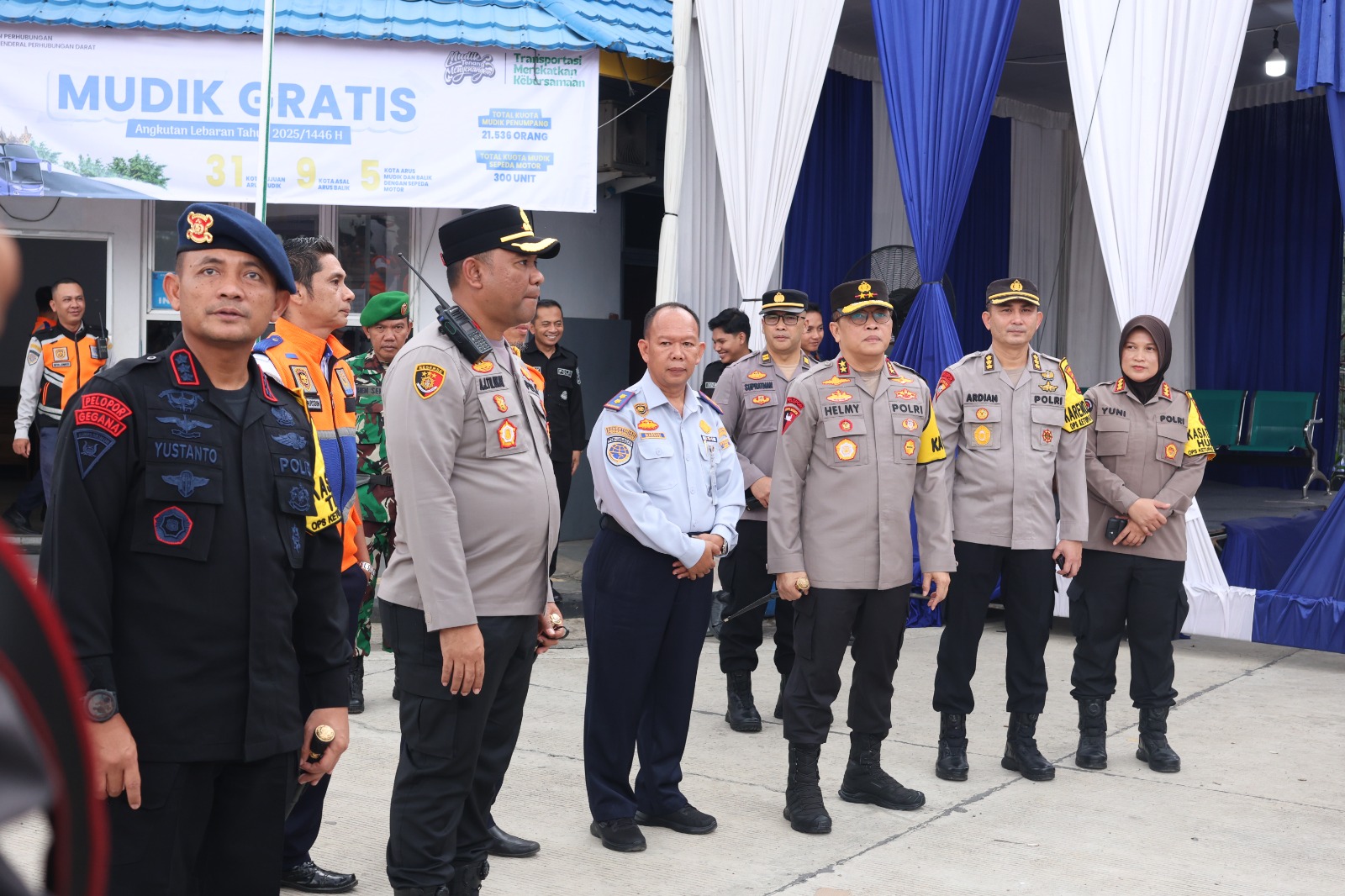 OPERASI KETUPAT KRAKATAU 2025: KAPOLDA LAMPUNG PANTAU KESIAPAN TERMINAL RAJABASA - Media ...